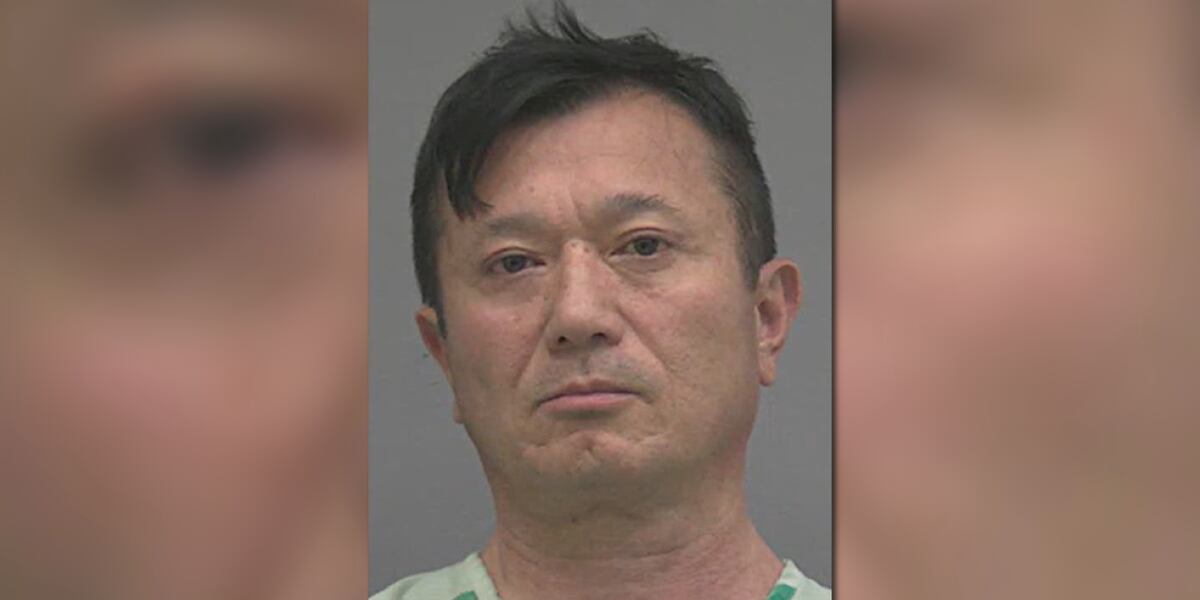 Gainesville man sentenced to seven years in prison for traveling to ... Gainesville man sentenced to seven years in prison for traveling to ...